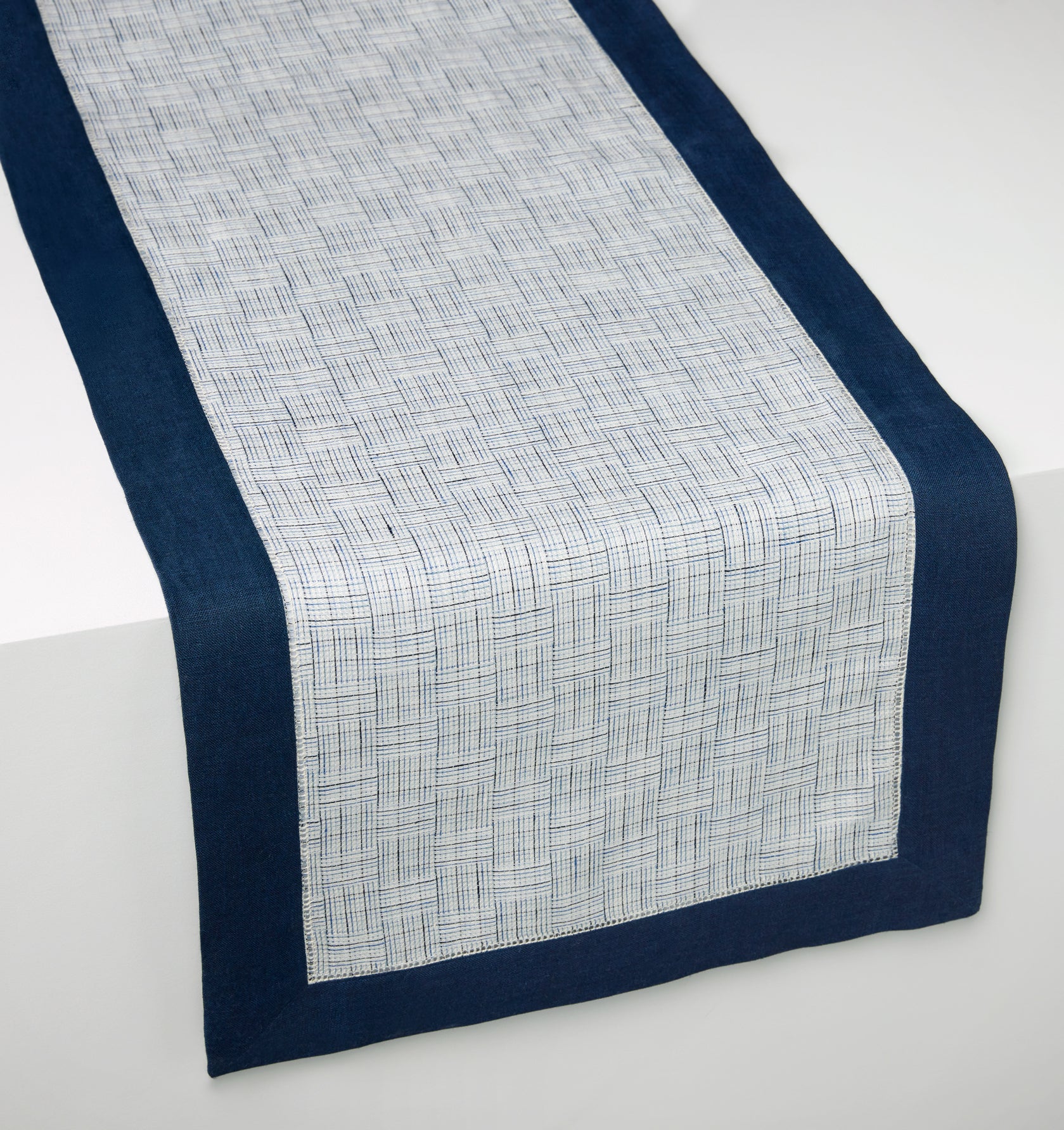 Mikelina Table Runner - Luxury Linen Table Runner | SFERRA